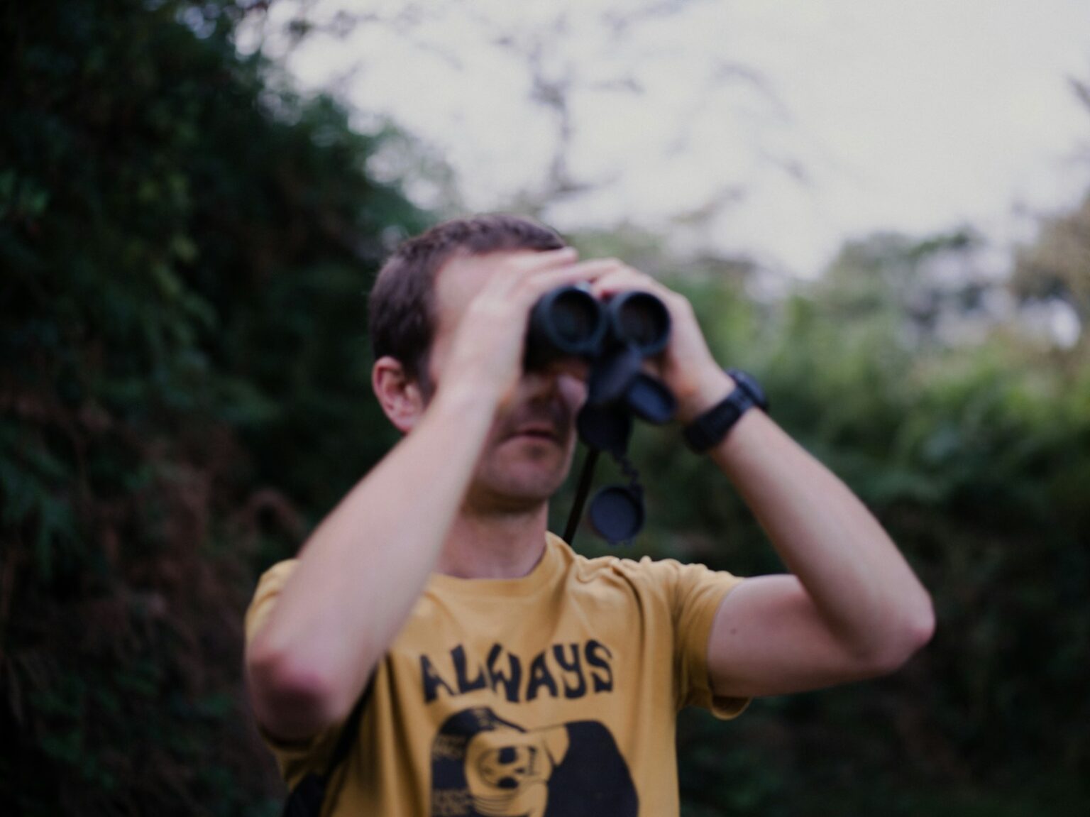 How to Dress for Birdwatching – What to Wear for the Best Experience ...