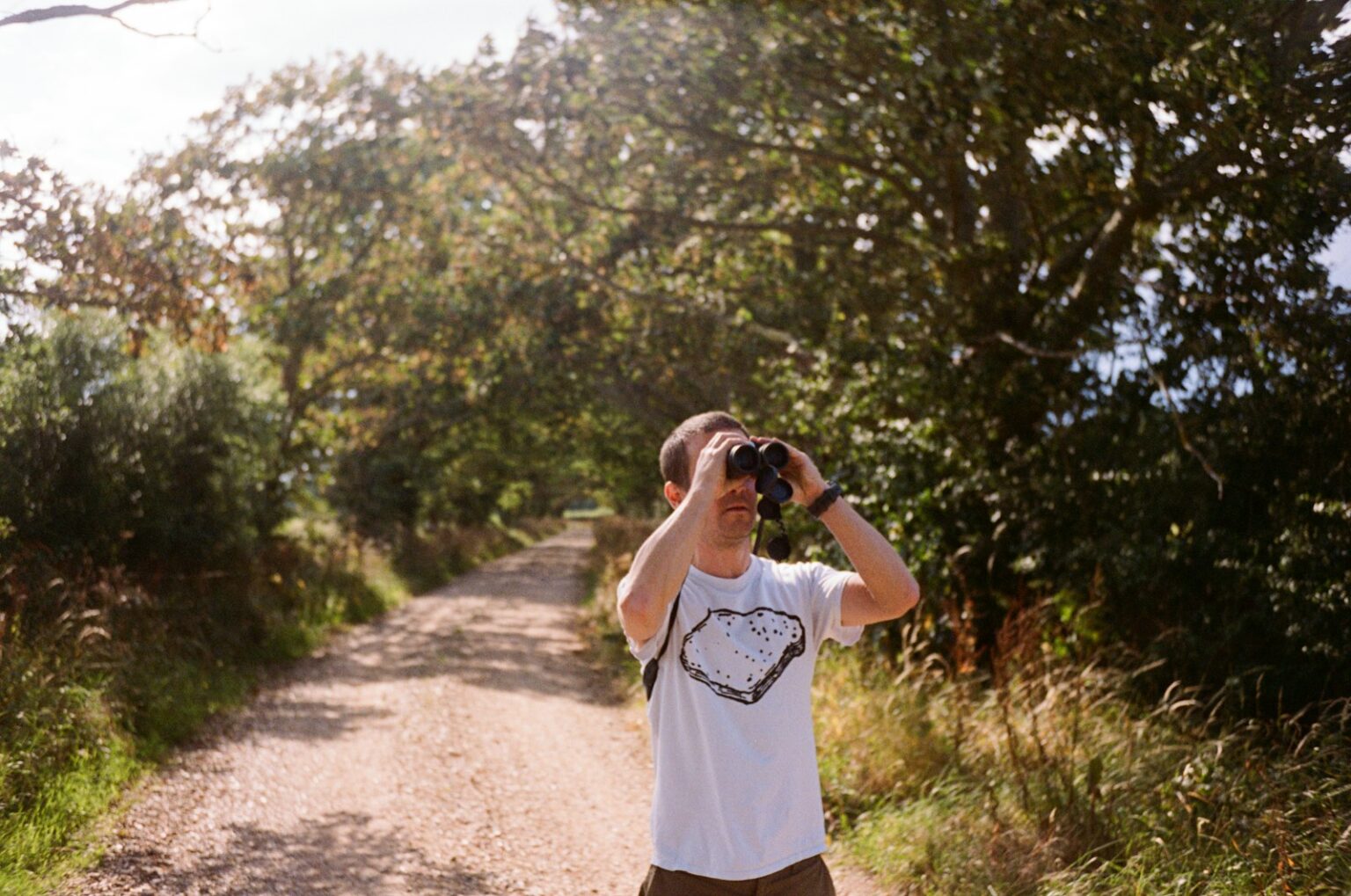 How to Dress for Birdwatching – What to Wear for the Best Experience ...