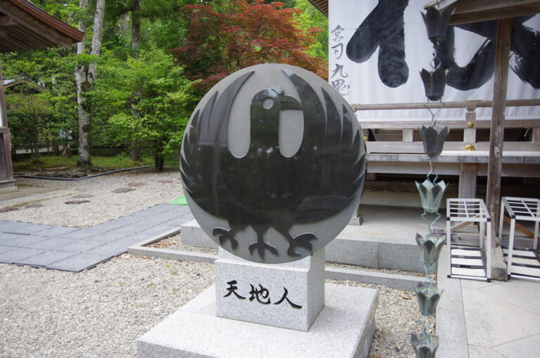 10 Birds That Have Been Worshipped Across Civilizations - bird-life.com